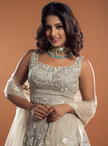 Ulka Gupta: Biography, Age, Family, Career & Net Worth