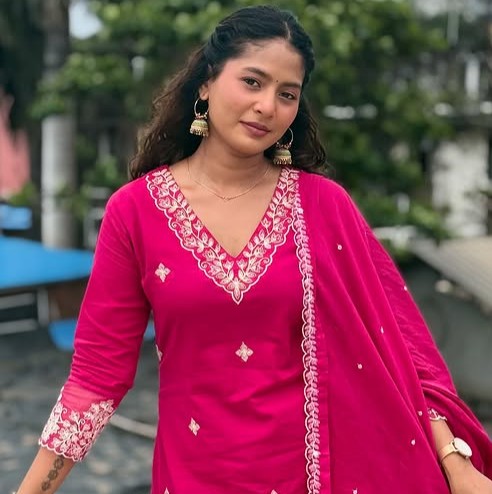 Devika Khade: Biography, Age, Family, Career & Net Worth