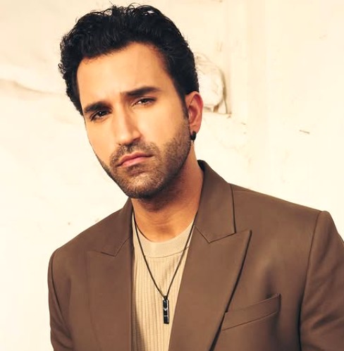 Gurfateh Pirzada: Biography, Age, Family, Career & Net Worth